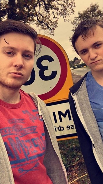 Alan Giles is fundraising for Cancer Research UK