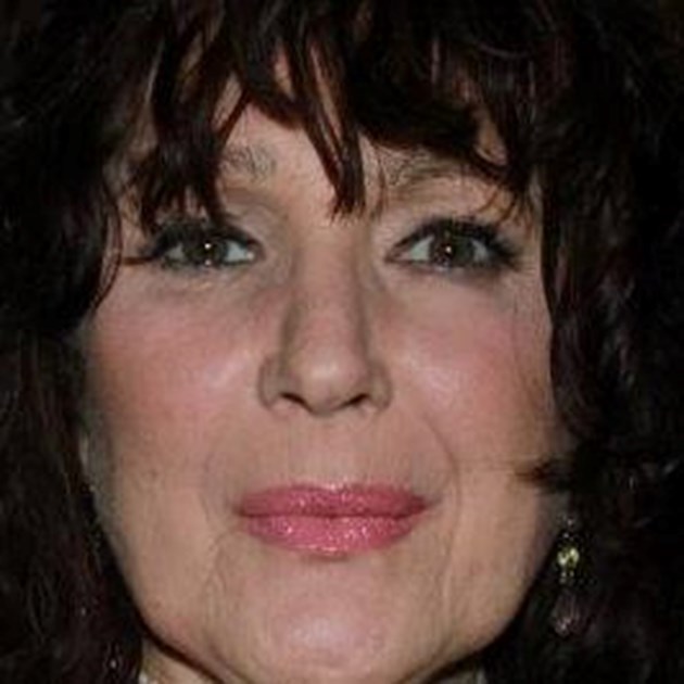 Holly Bannis is fundraising for Cancer Research UK