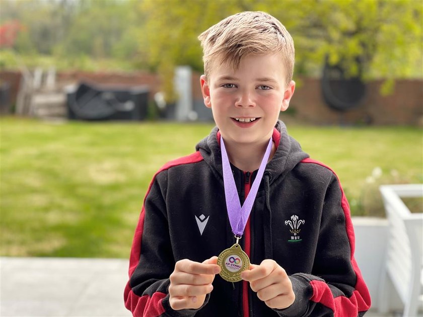 Emma Meese is fundraising for APCymru