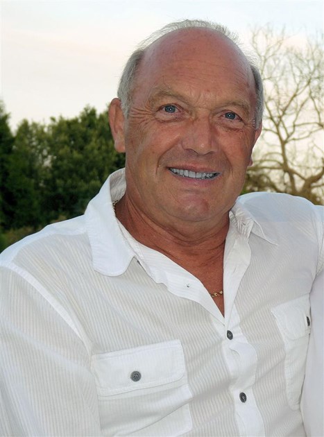 Simon Ashby is fundraising for Wisdom Hospice Charity