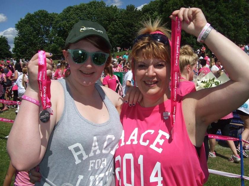 Sarah-Jane Littlechild is fundraising for Cancer Research UK