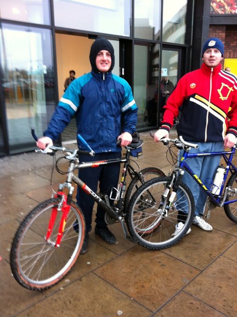 andrew rennoldson is fundraising for Alzheimer's Research UK