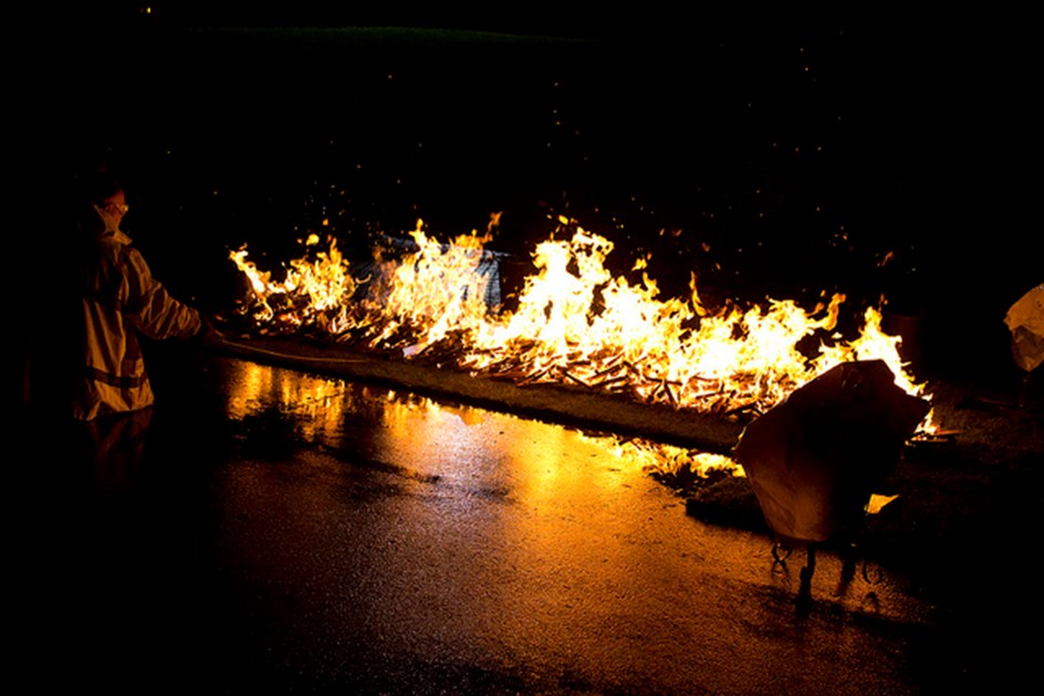 Ashley and Dumville is fundraising for East Cheshire Hospice