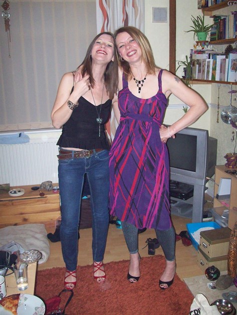 Amanda Rutland is fundraising for Cancer Research UK