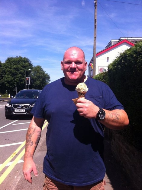 Lee Maddocks is fundraising for Cancer Research UK