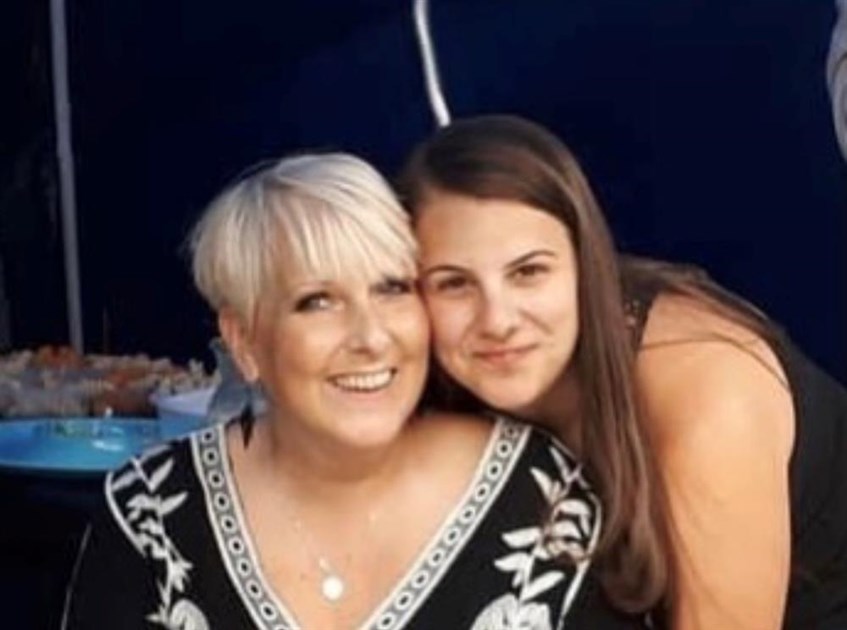 Amber Carver-smith is fundraising for The Myton Hospices
