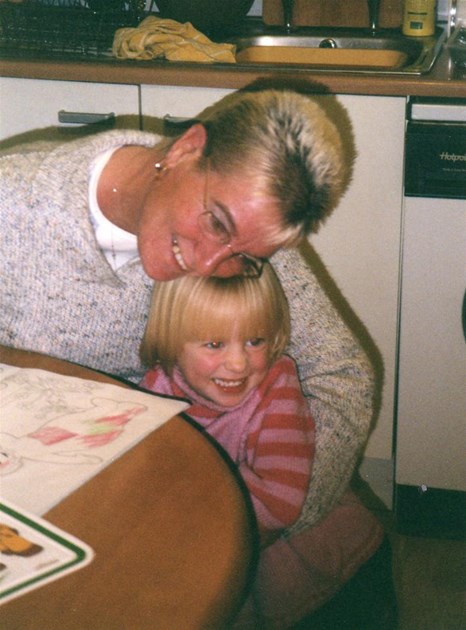 Lois Lesley Rimmer is fundraising for Cancer Research UK