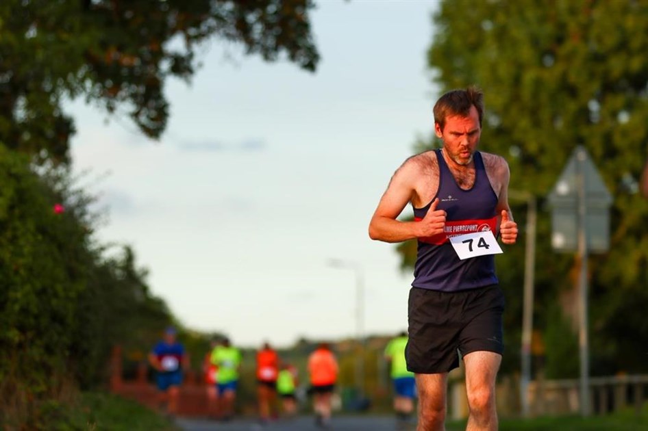 Jonathan Heeley is fundraising for Mind