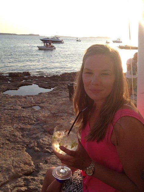 Jessica Hoare is fundraising for Cancer Research UK