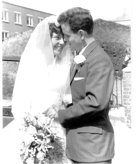 Peggy and Rennie Lewis is fundraising for Cancer Research UK