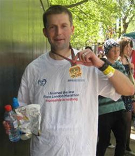 Simon Tinling is fundraising for Genesis Trust