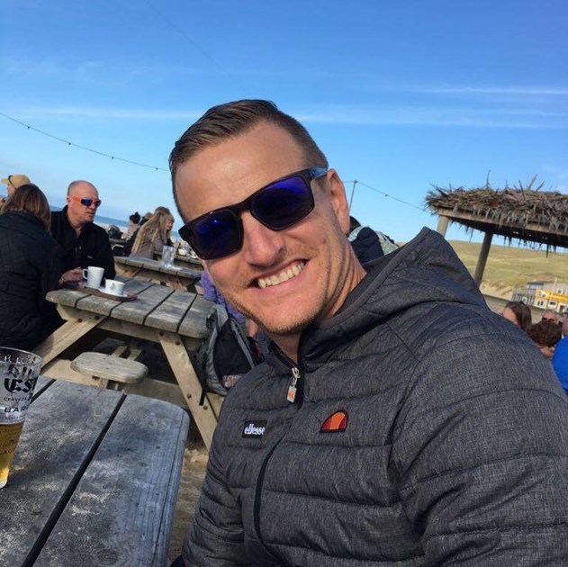 Andrew Hatch is fundraising for Cancer Research UK