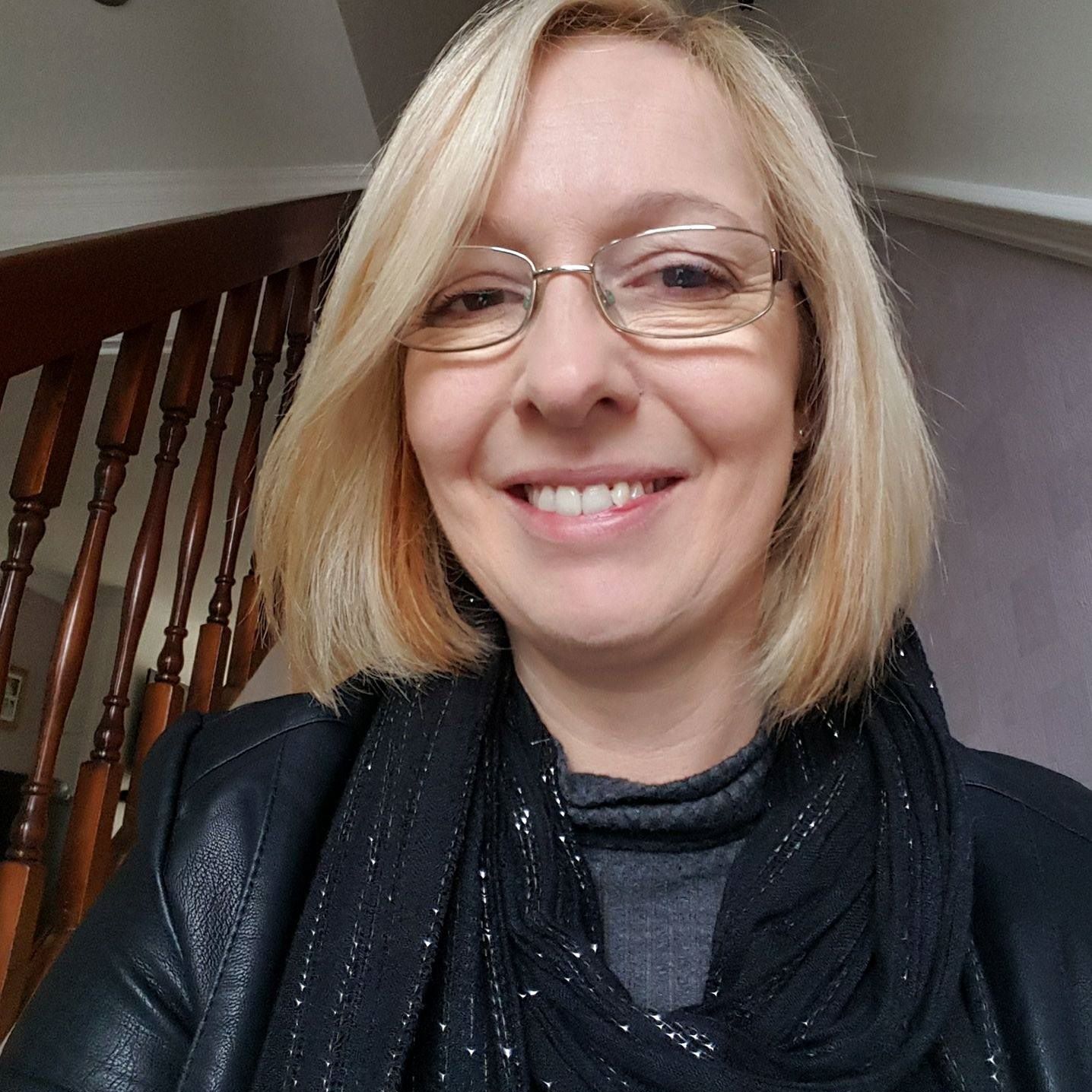 Deborah Brewer is fundraising for Cancer Research UK