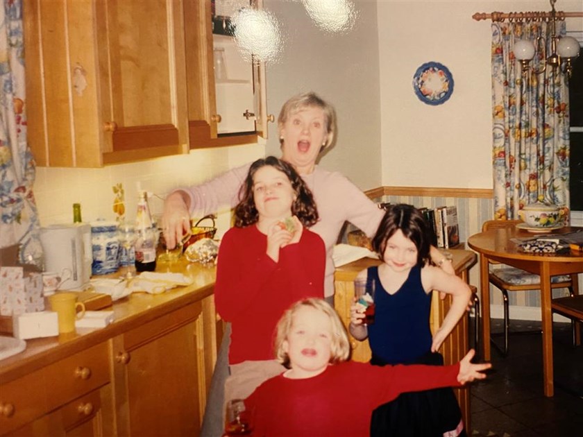 Holly Medforth is fundraising for Alzheimer's Research UK