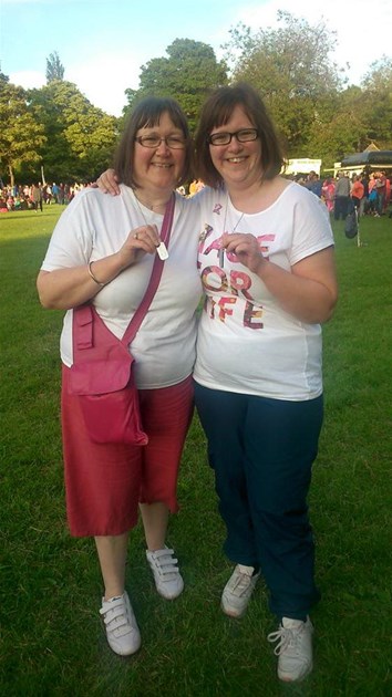 Jennifer Manders is fundraising for Cancer Research UK