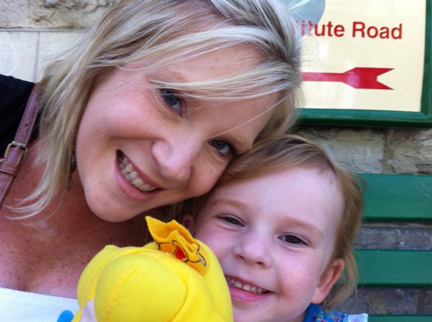 Davinia Simpson is fundraising for Cancer Research UK
