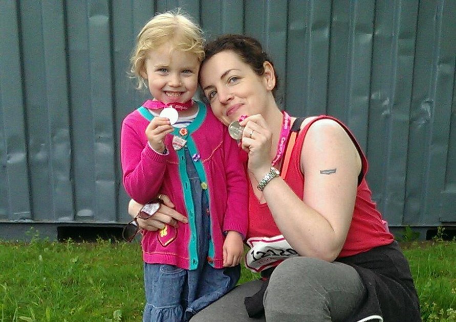 Lorraine Quinn Murray is fundraising for Cancer Research UK