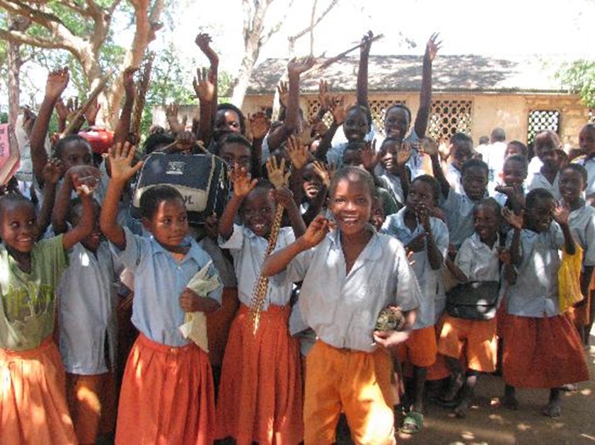 Joseph Cryer is fundraising for Voluntary Service Overseas