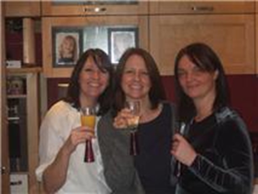 Vicki Everett is fundraising for Cancer Research UK