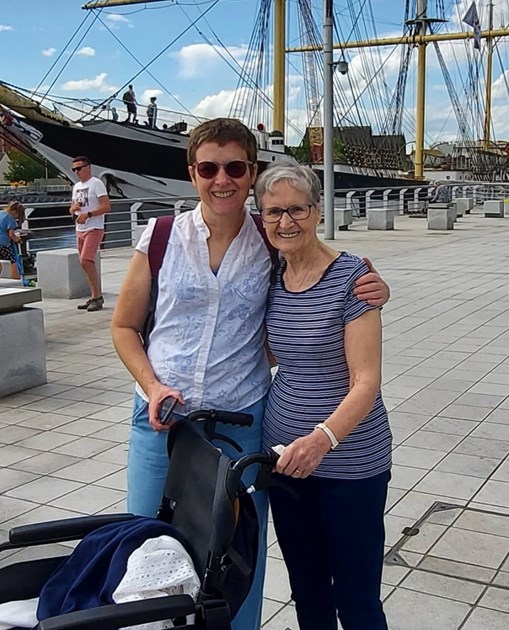 Maureen Hendry is fundraising for Alzheimer Scotland