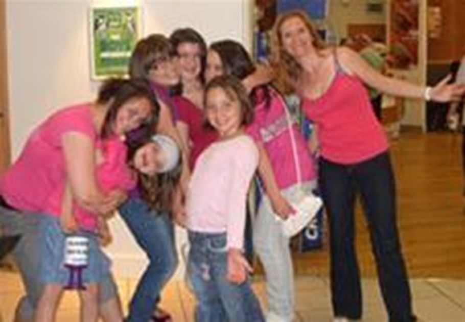 Julie Cavanagh is fundraising for Cancer Research UK