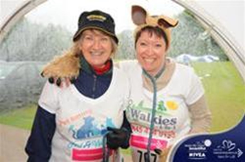 Sarah Walmsley is fundraising for Cancer Research UK