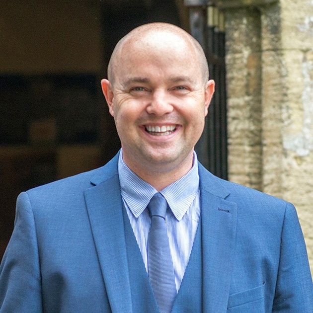 Damien Davis is fundraising for Willow Foundation