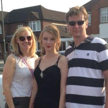 Amanda Sheldrake is fundraising for Woking Hospice