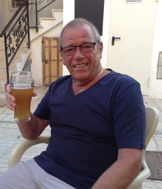 Alex ALTON is fundraising for Cancer Research UK