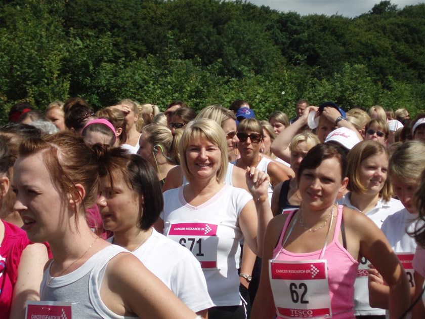 Helen Farrow is fundraising for Cancer Research UK