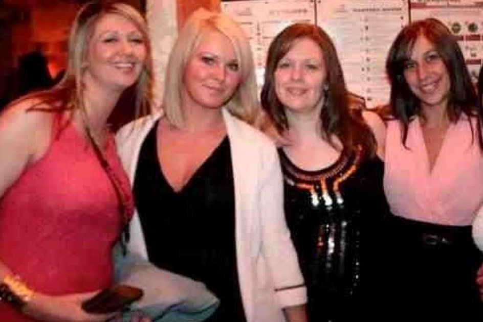 Lisa Ellis is fundraising for Cancer Research UK