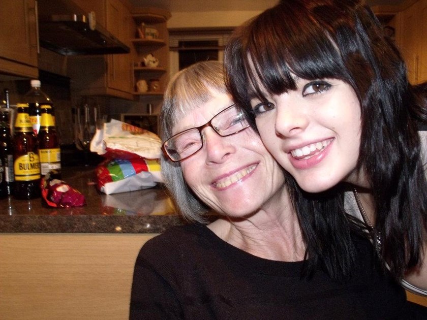 Becki Williams is fundraising for Cancer Research UK