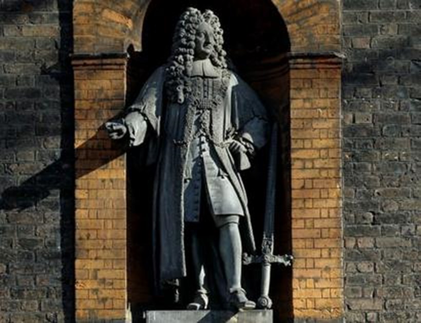 Save Our Statues is fundraising for Museum of the Home