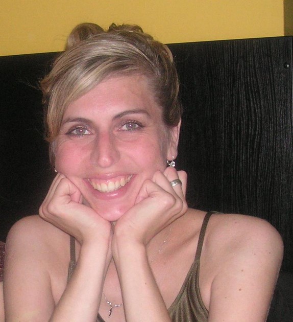 Lisa Mack is fundraising for Cancer Research UK