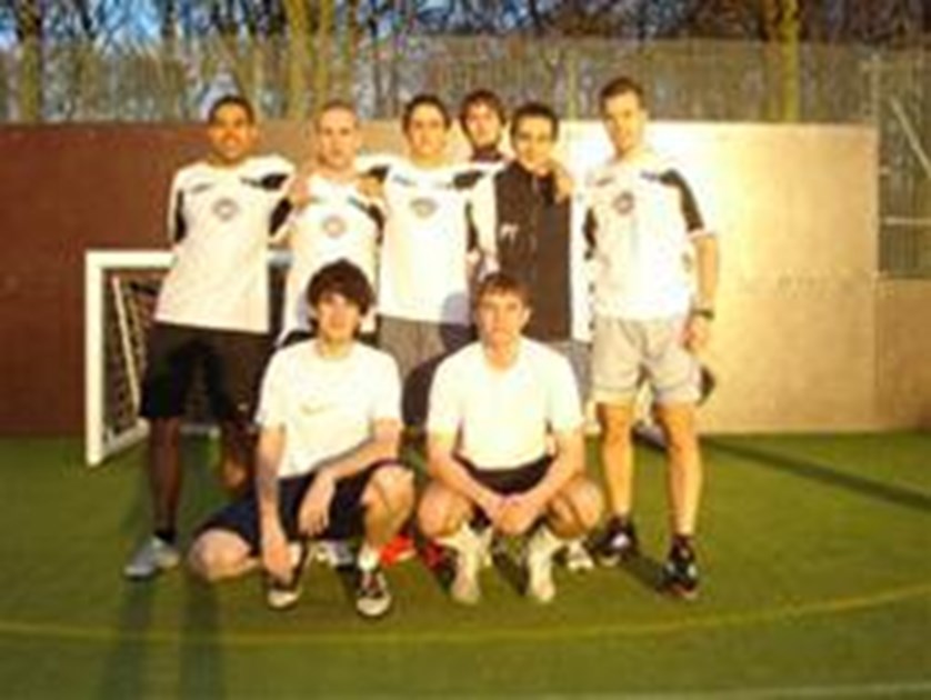 Simon Lynes is fundraising for Meningitis Now