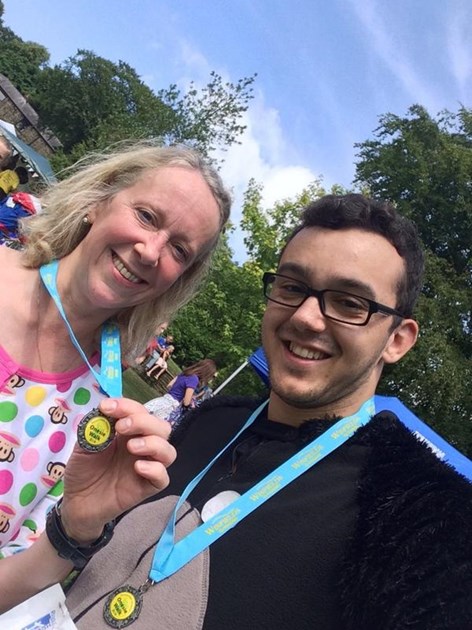 Elizabeth McInnes is fundraising for Rossendale Hospice