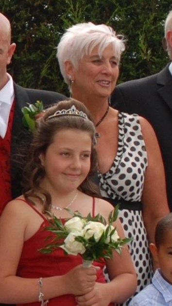 Lisa Thornhill is fundraising for Cancer Research UK