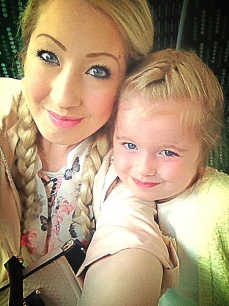 Laura Fitzpatrick is fundraising for Cancer Research UK