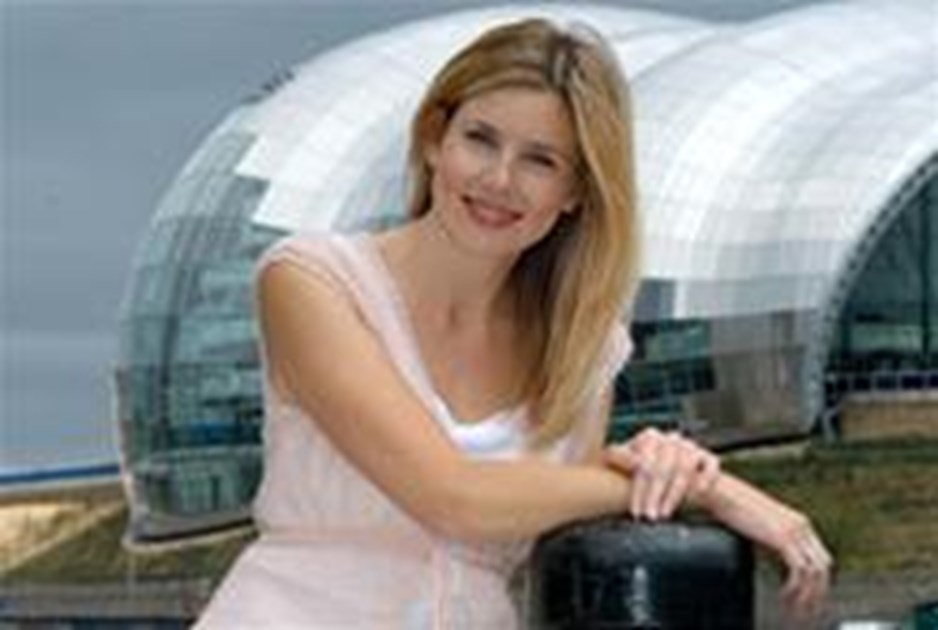 Lynsey Thompson is fundraising for Cash for Kids North East