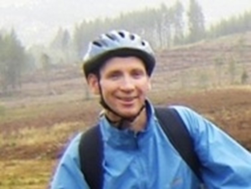 Iain MacLeod is fundraising for Alzheimer Scotland