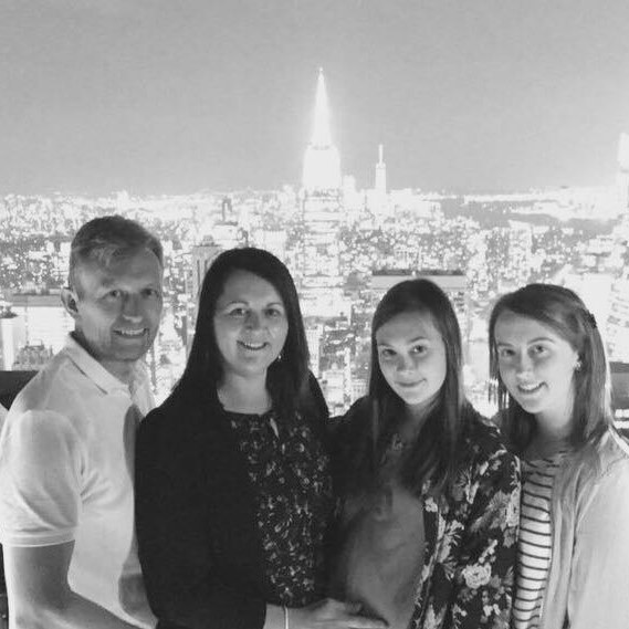 Vicki Hanlon is fundraising for Willowbrook Hospice