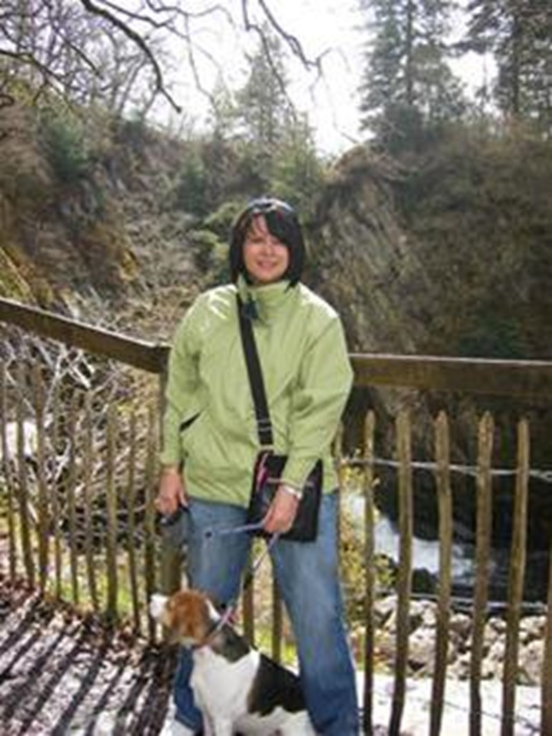 Nikki Elliot is fundraising for Cancer Research UK