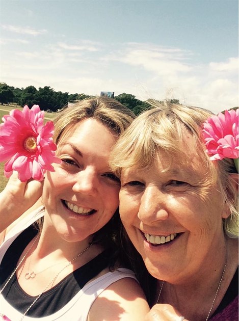 Elizabeth Mather is fundraising for Cancer Research UK