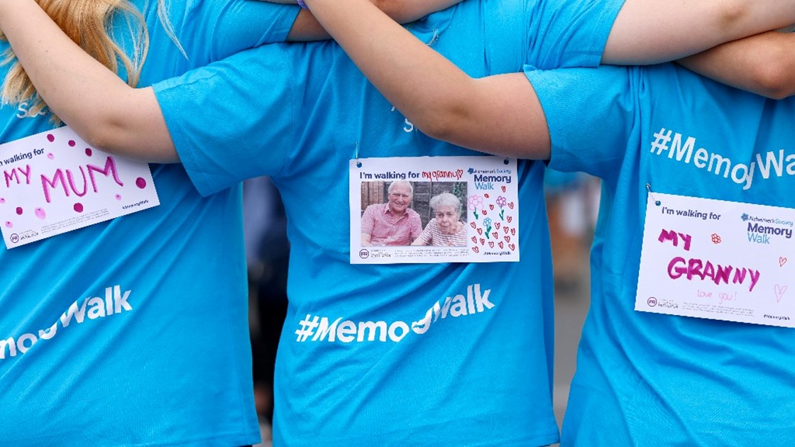 Lisa Scarborough is fundraising for Alzheimer's Society