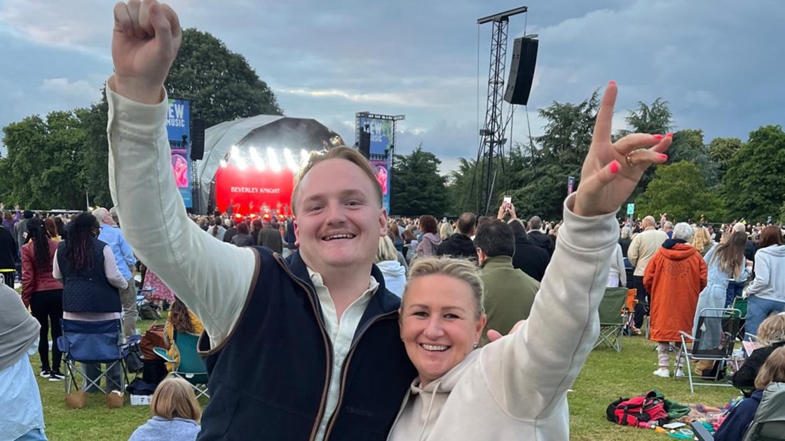 taylor Noble is fundraising for Macmillan Cancer Support