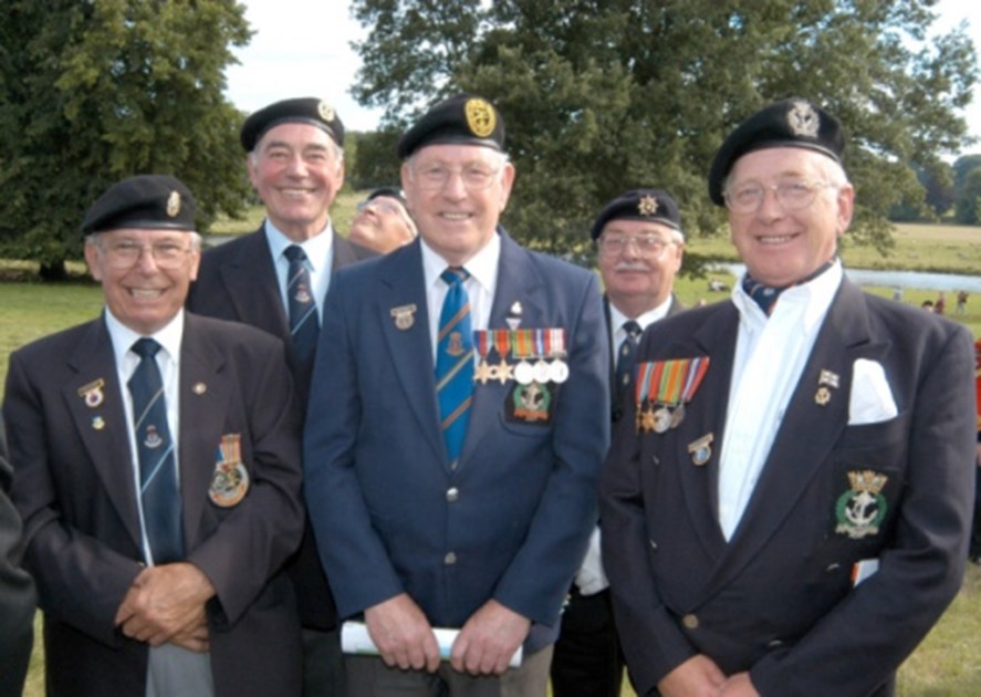 Jonathan Sinclair is fundraising for Macmillan Cancer Support