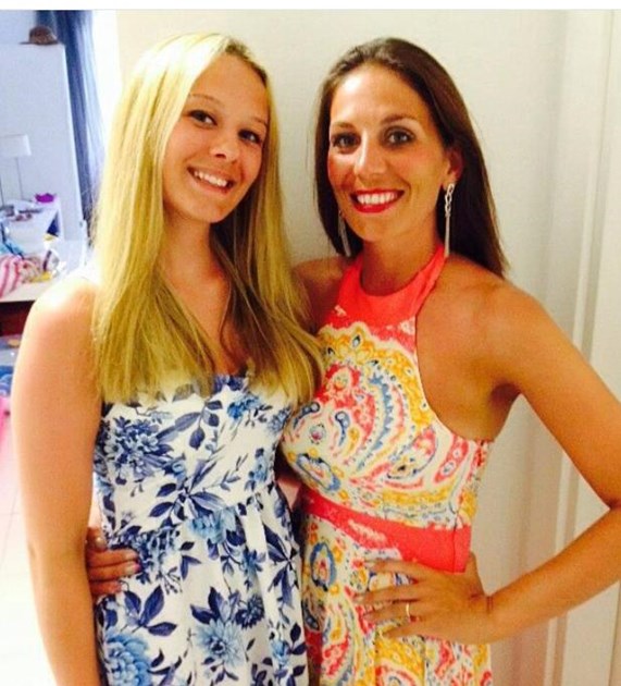 Rebecca Beecher is fundraising for Cancer Research UK