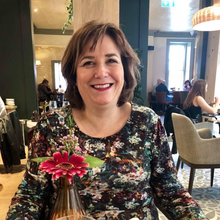 Angela Novell is fundraising for Cancer Research UK