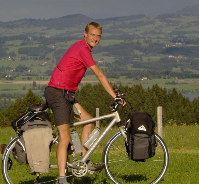 Jonathan Newcomb is fundraising for Computers 4 Africa