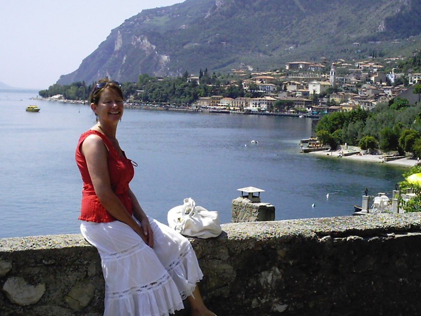 Laura Markey is fundraising for Marie Curie